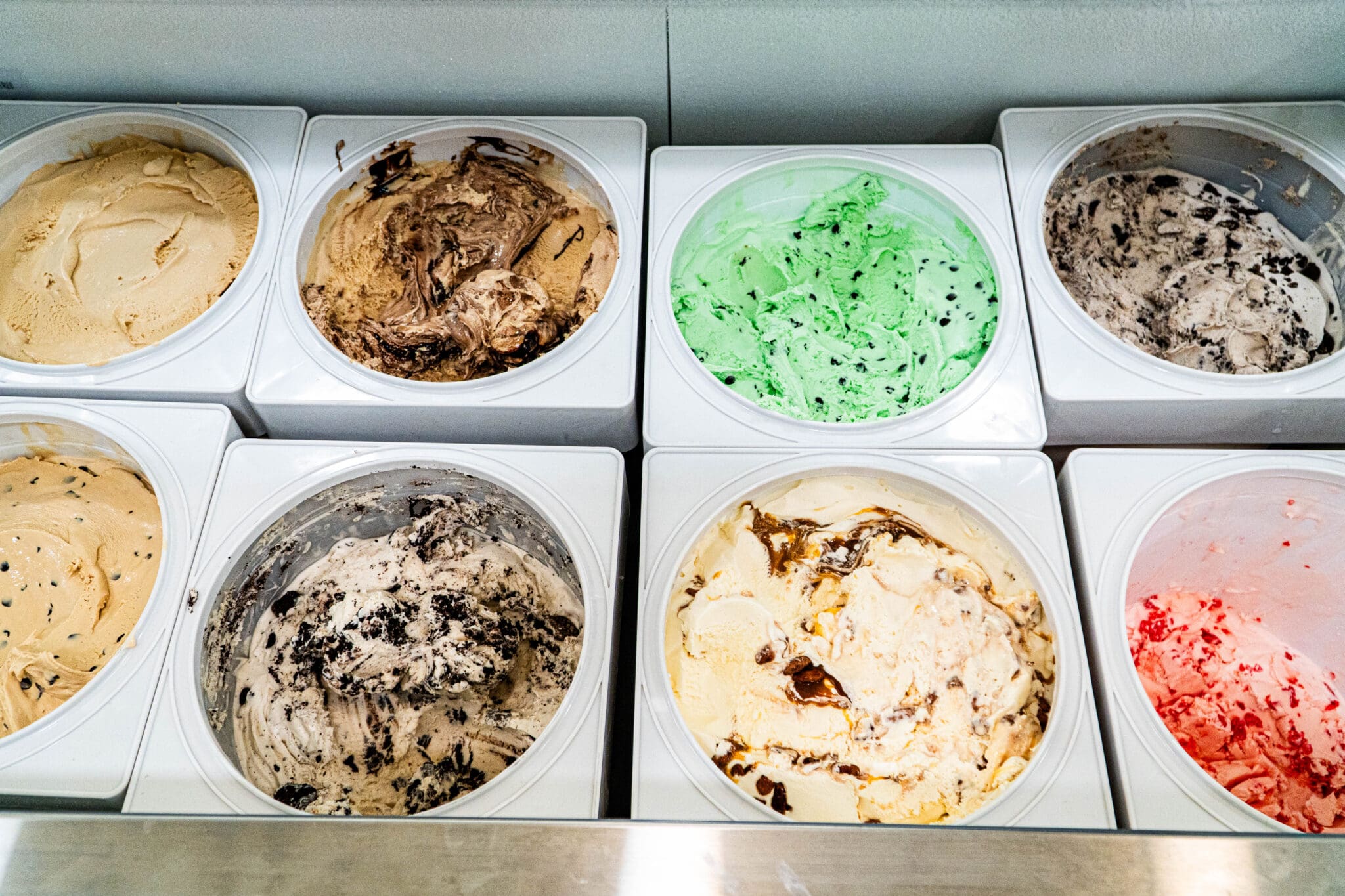 Vic's Ice Cream reopens in Land Park. What's new? The same?